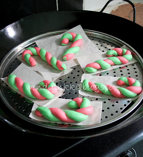 Table for 2.... or more: Candy Cane Steamed Buns - Red Green Week #1