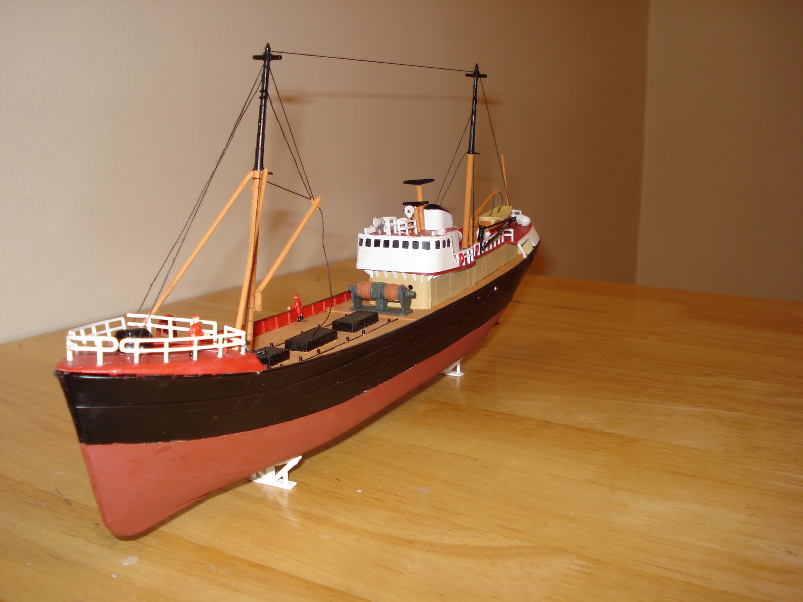 My Models and Dioramas: Revell: North Sea Fishing Trawler 1/142