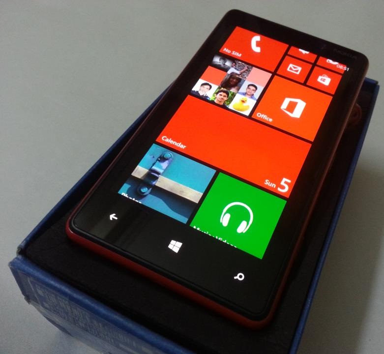 Nokia Lumia 820 : Features, Review & More - Tech Quark