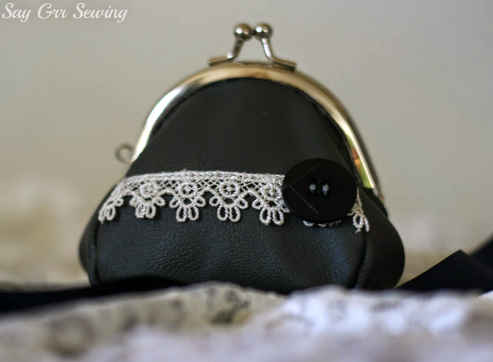 Say Grr Sewing: Leather And Lace Coin Purse