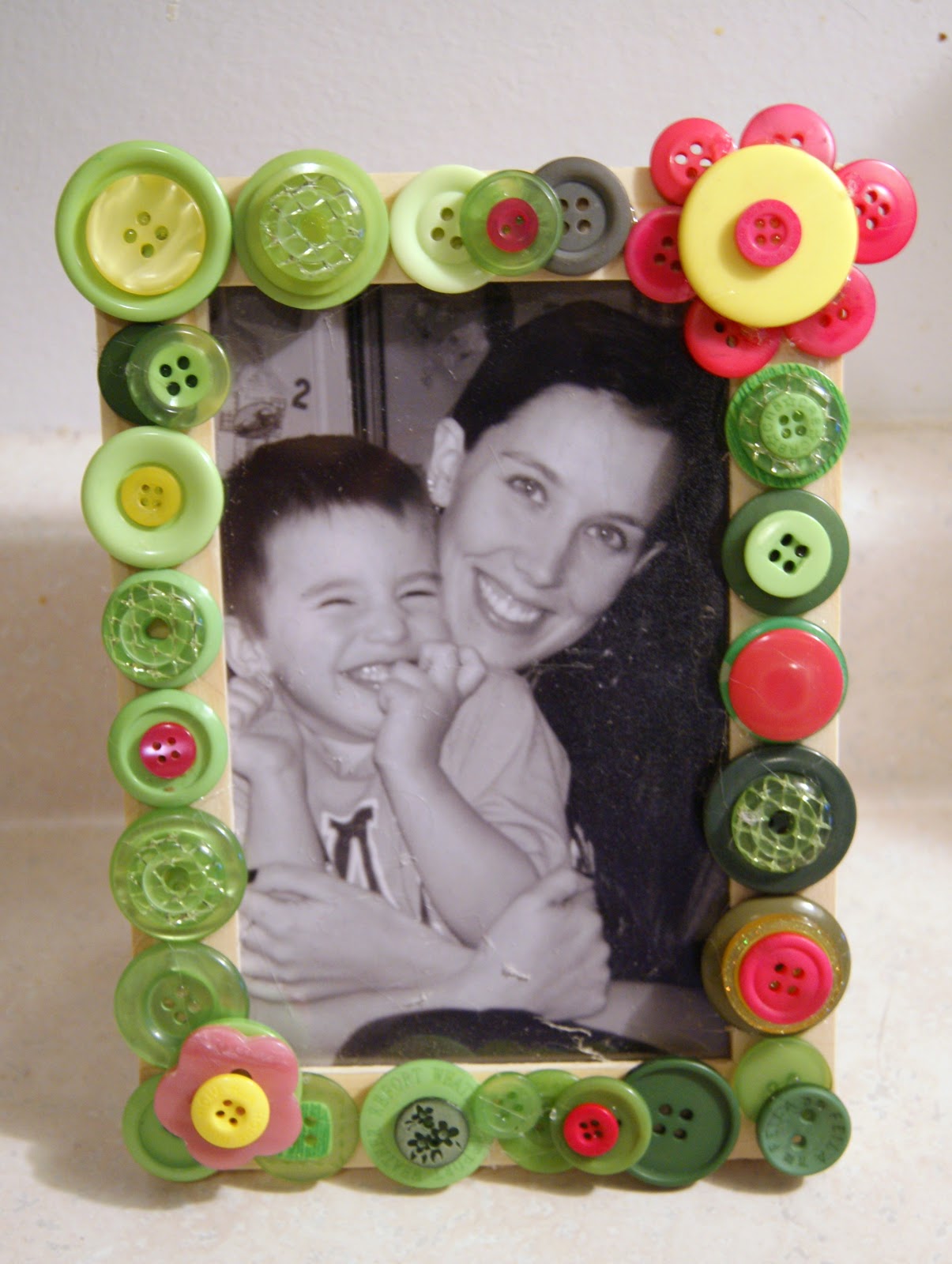 Crafty Sy: Button Frames