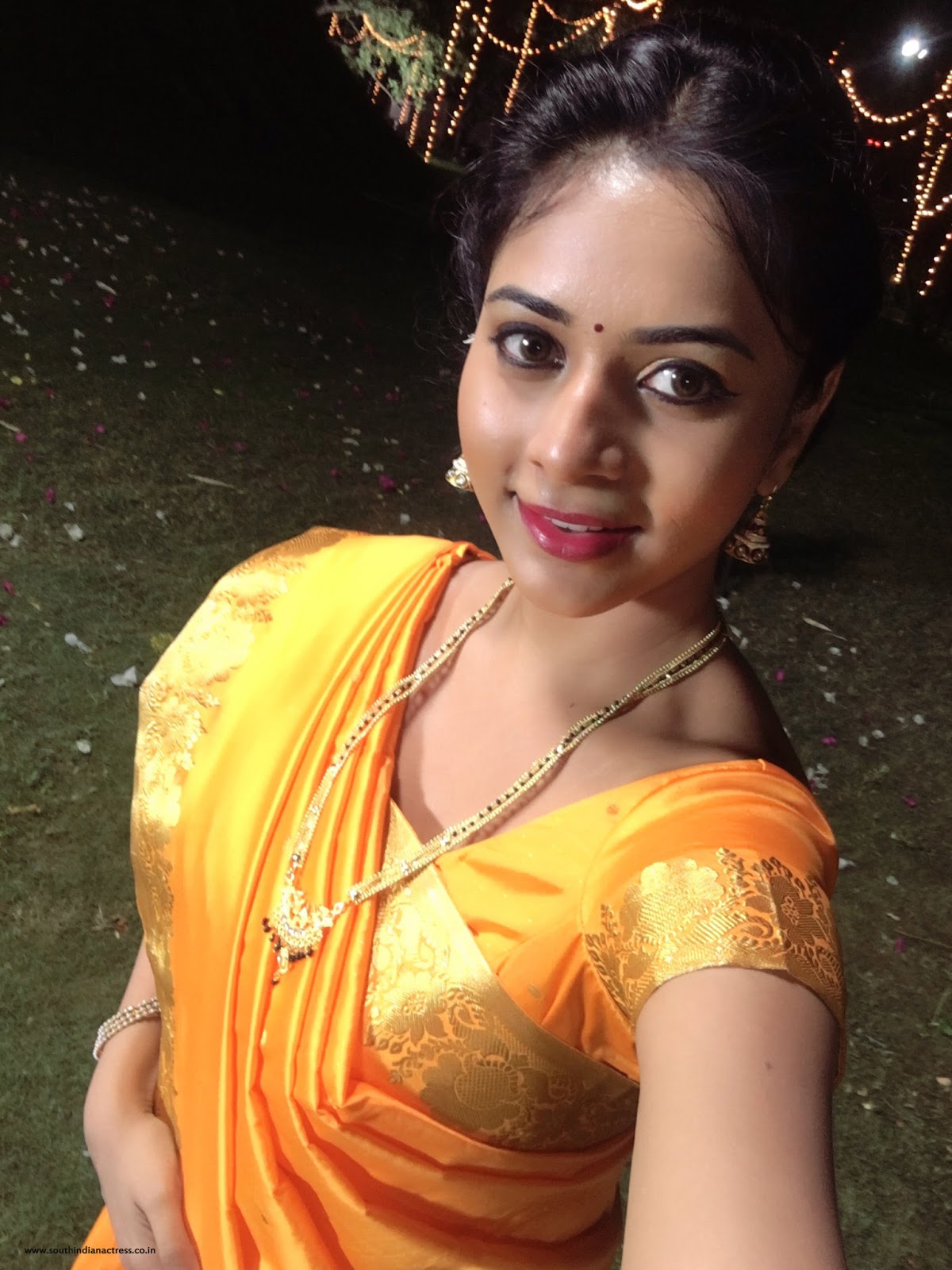 Suza Kumar Selfie photos - South Indian Actress