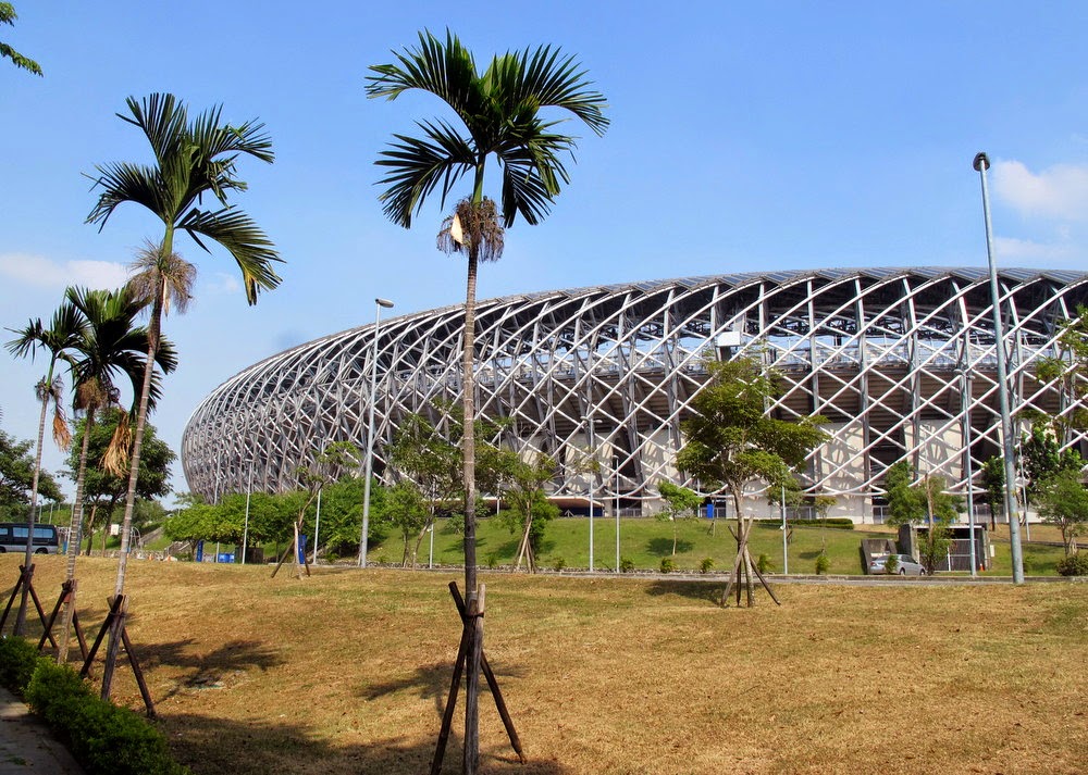 Taiwan: The Bradt Travel Guide: Kaohsiung's National Stadium
