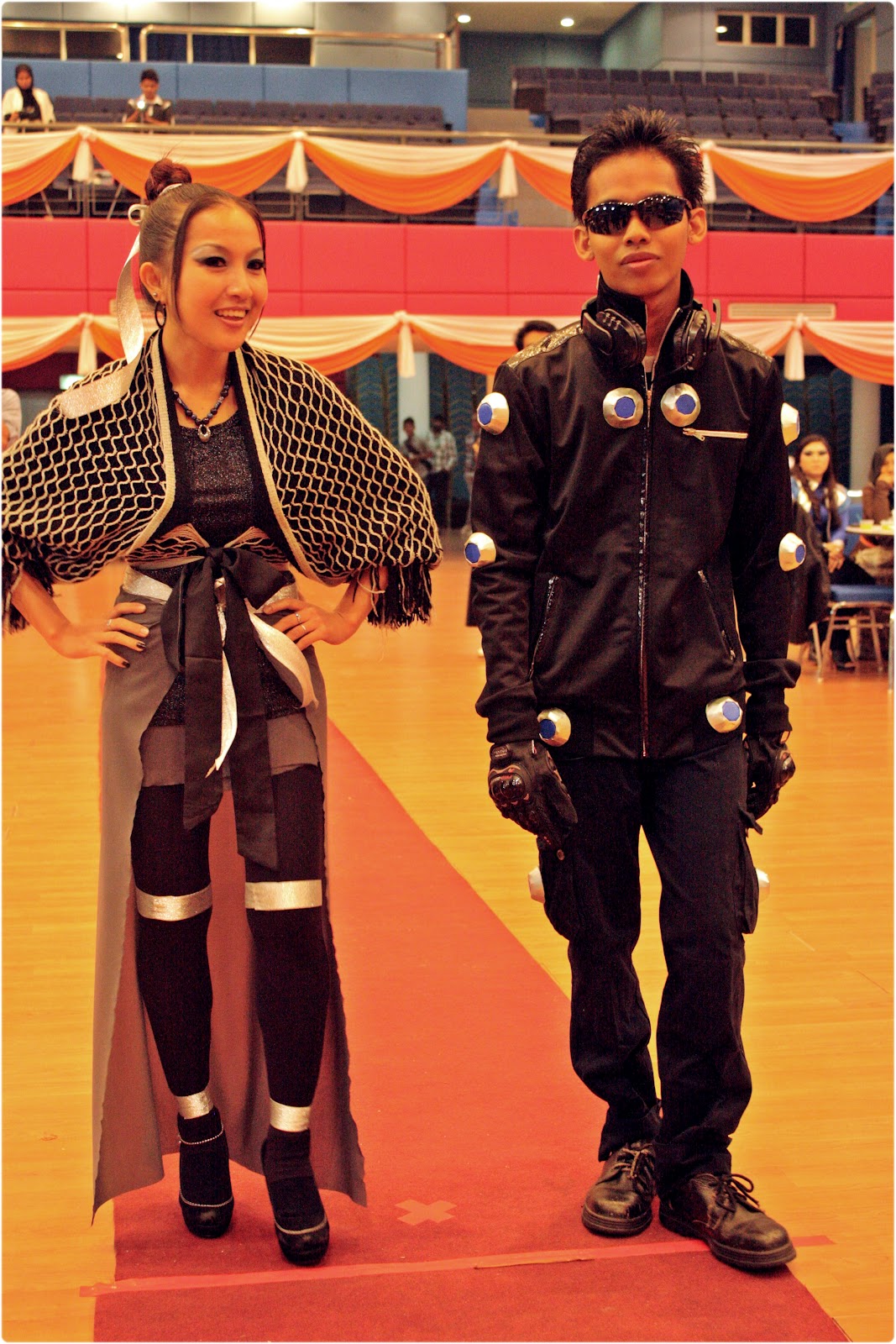 :: de BlOg al StOry my BFF ::: Dinner - Futuristic Techno Fashion Show