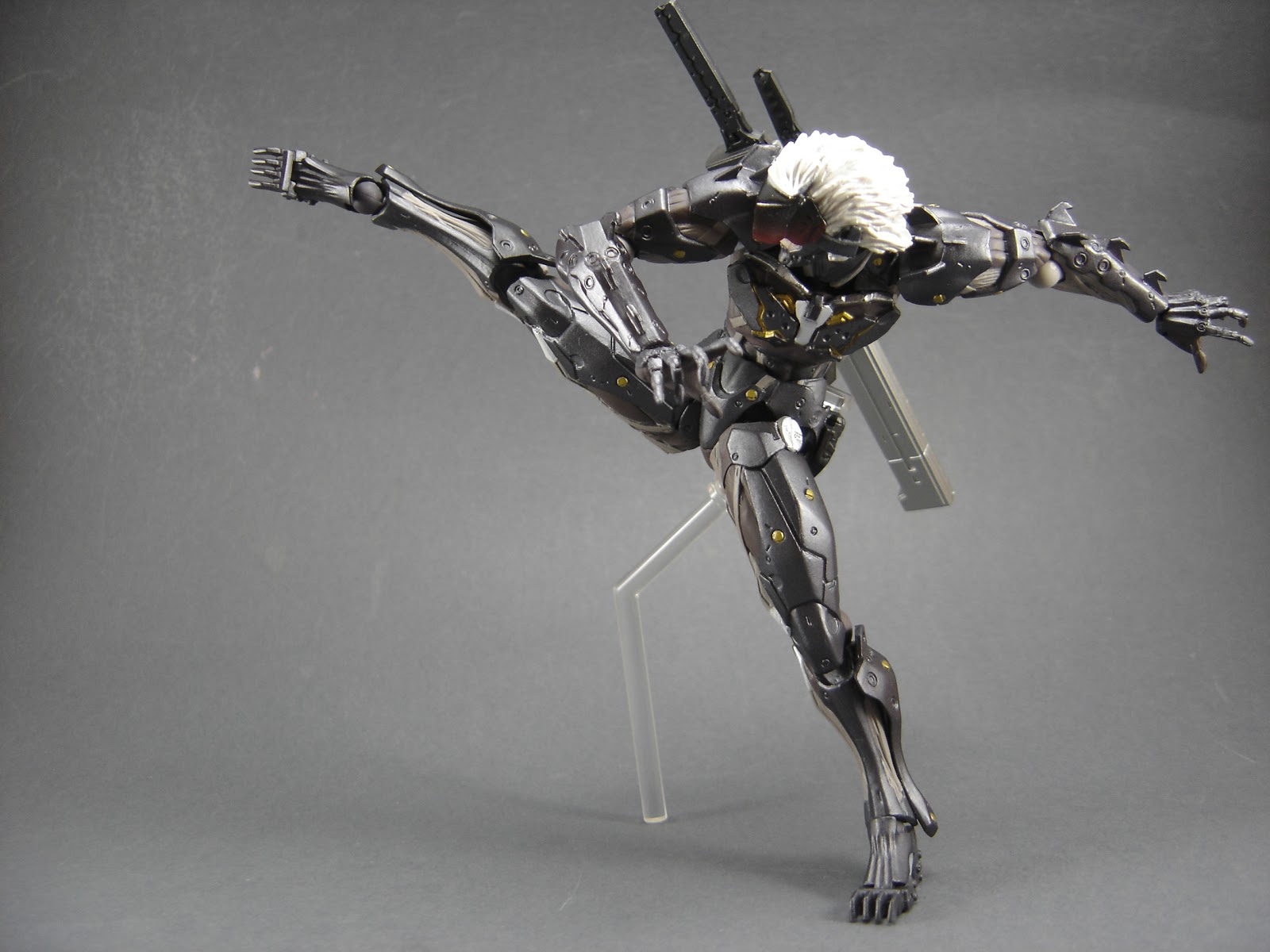 Lightning Ace's gundams: Revoltech Raiden from metal gear rising ...