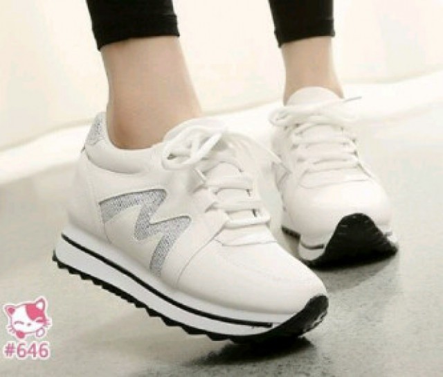 SEPATU KETS TBP 567 PUTIH