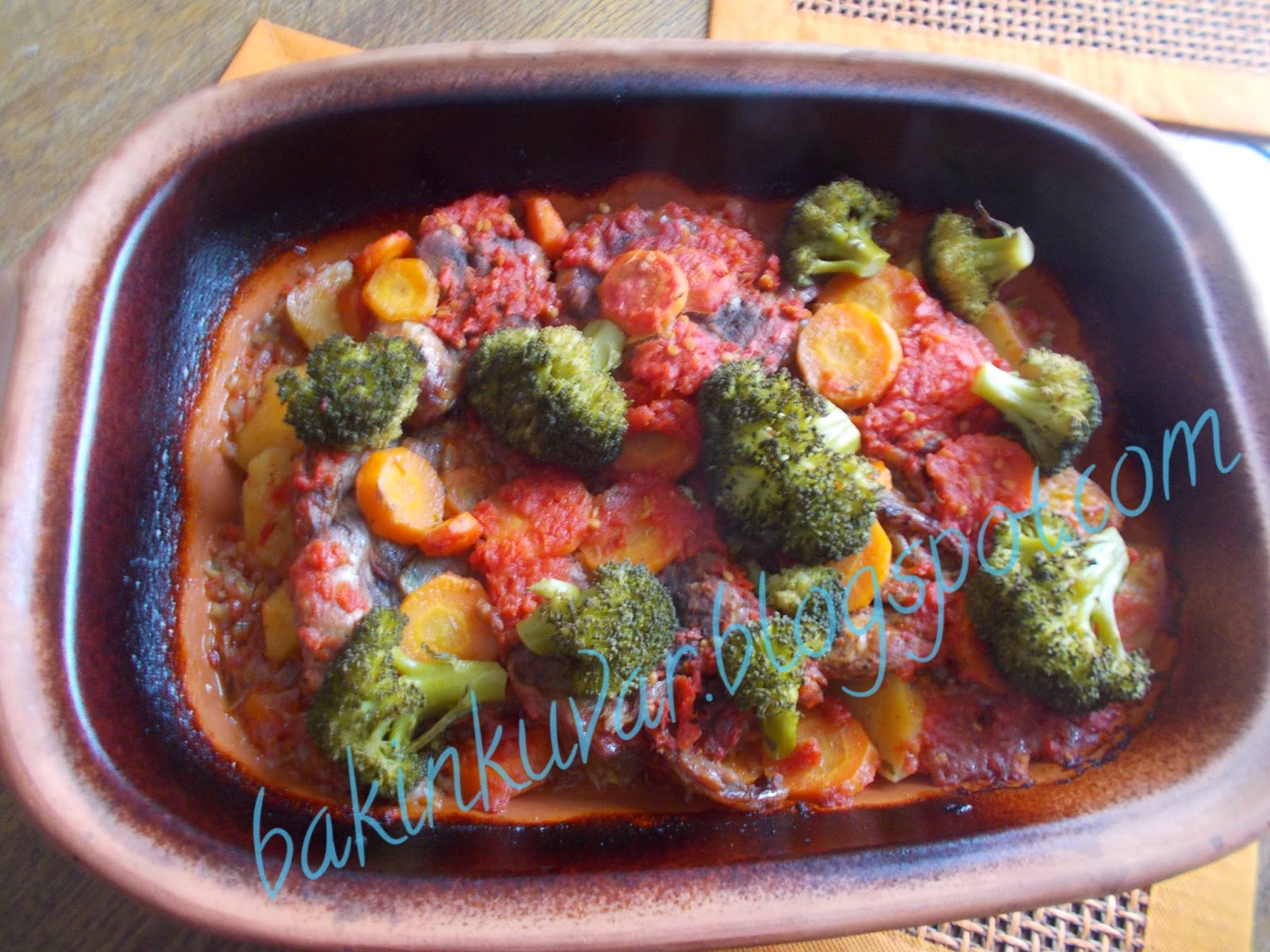 Bakin kuvar: Govedina sa povrćem