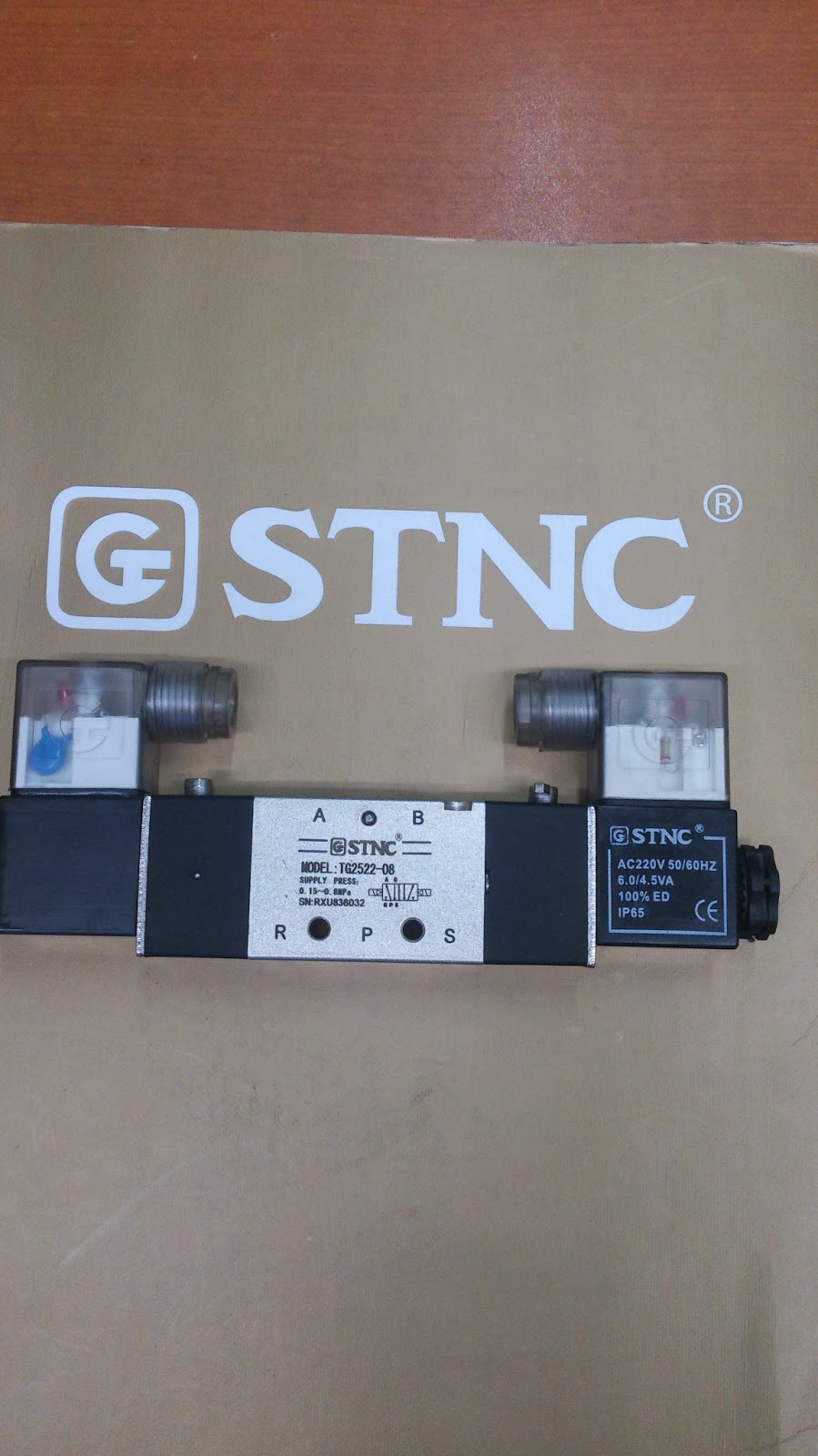 trijaya pneumatic stnc: solenoid valve double coil 2 posisi/5port