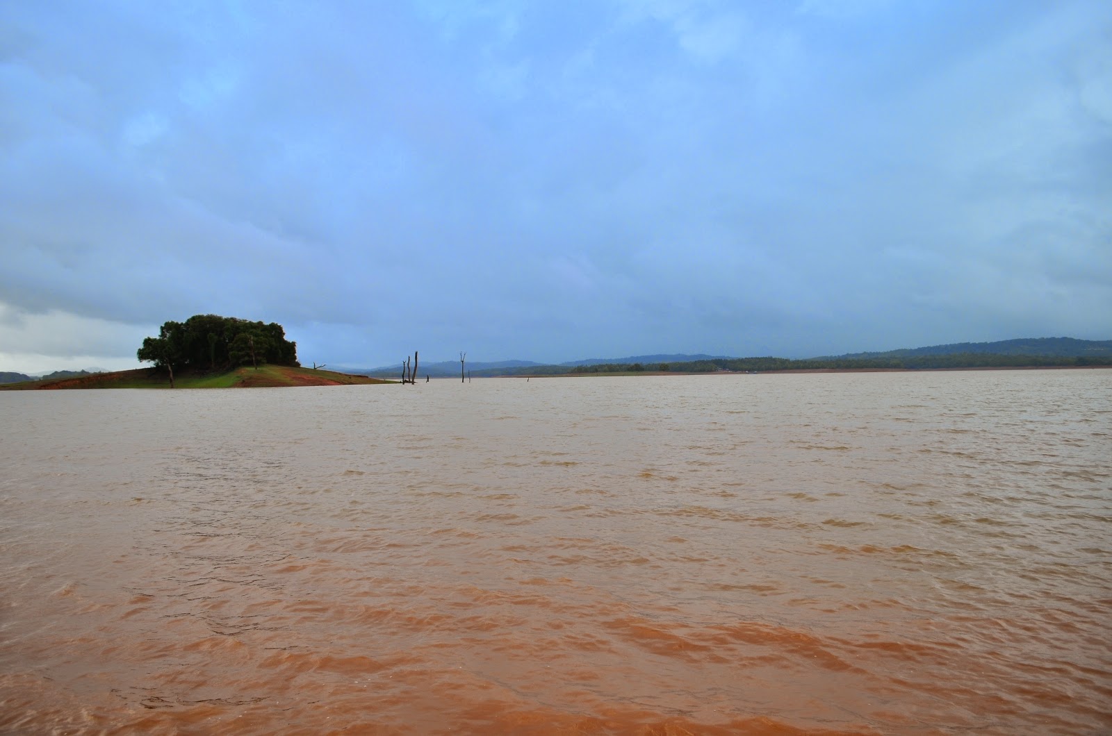 Sharath Hassan A Travelling Photographer: Sigandur back water and ...