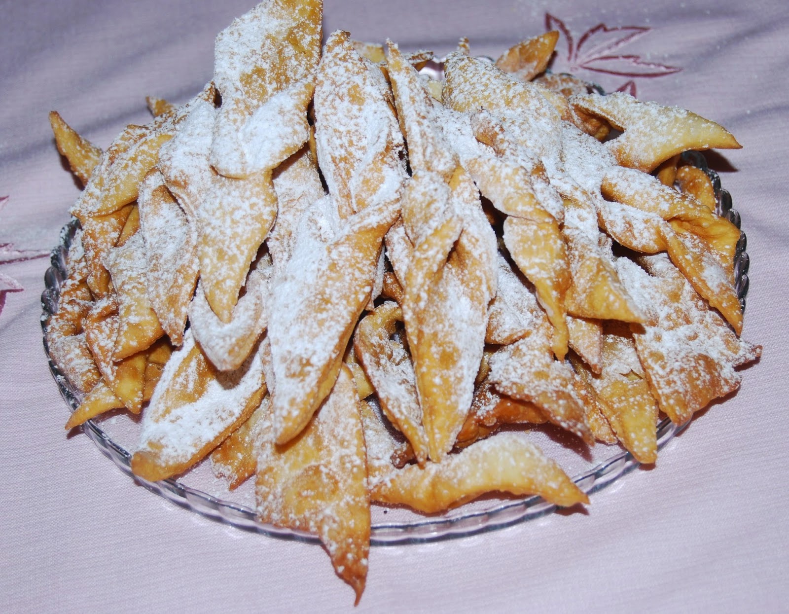 O kuchni z uczuciem : Faworki lub chrusty.