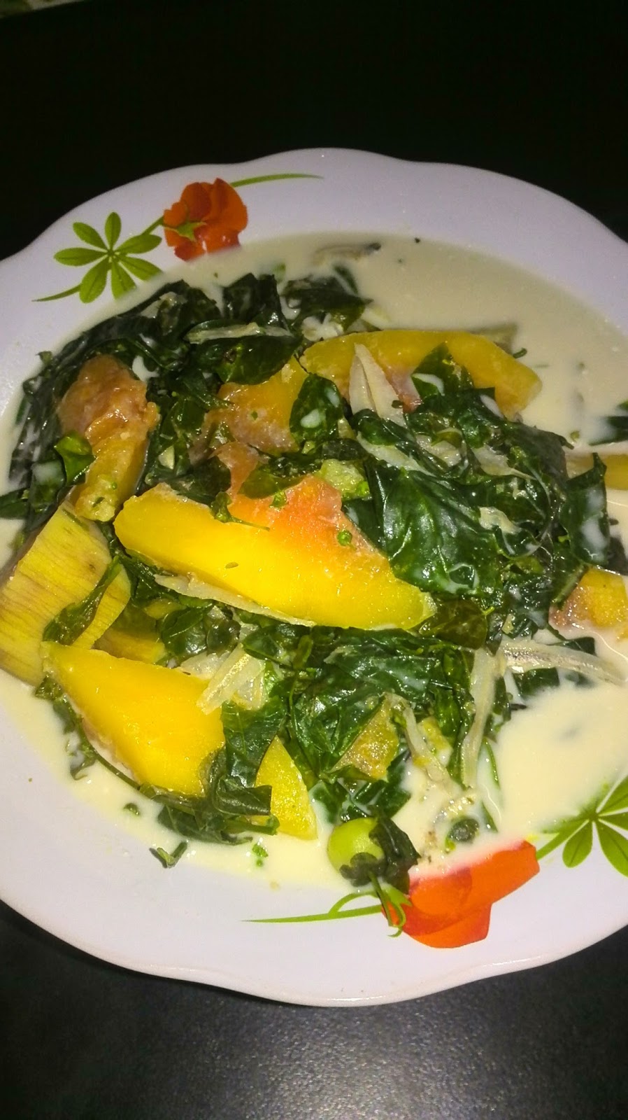 namakucella: SAYUR PUCUK MANIS + BETIK vs AYAM REMPAH KARI TELUR MASIN