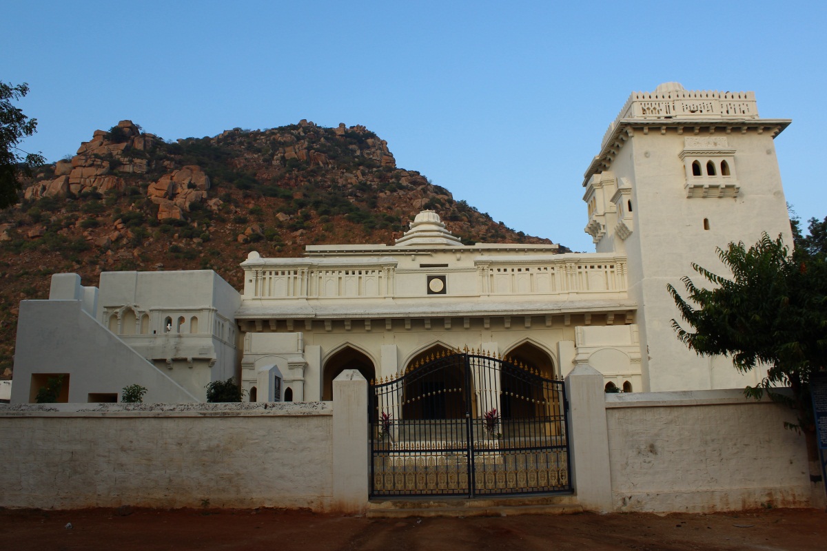 Journeys across Karnataka: Gagan Mahal, Penukonda fort