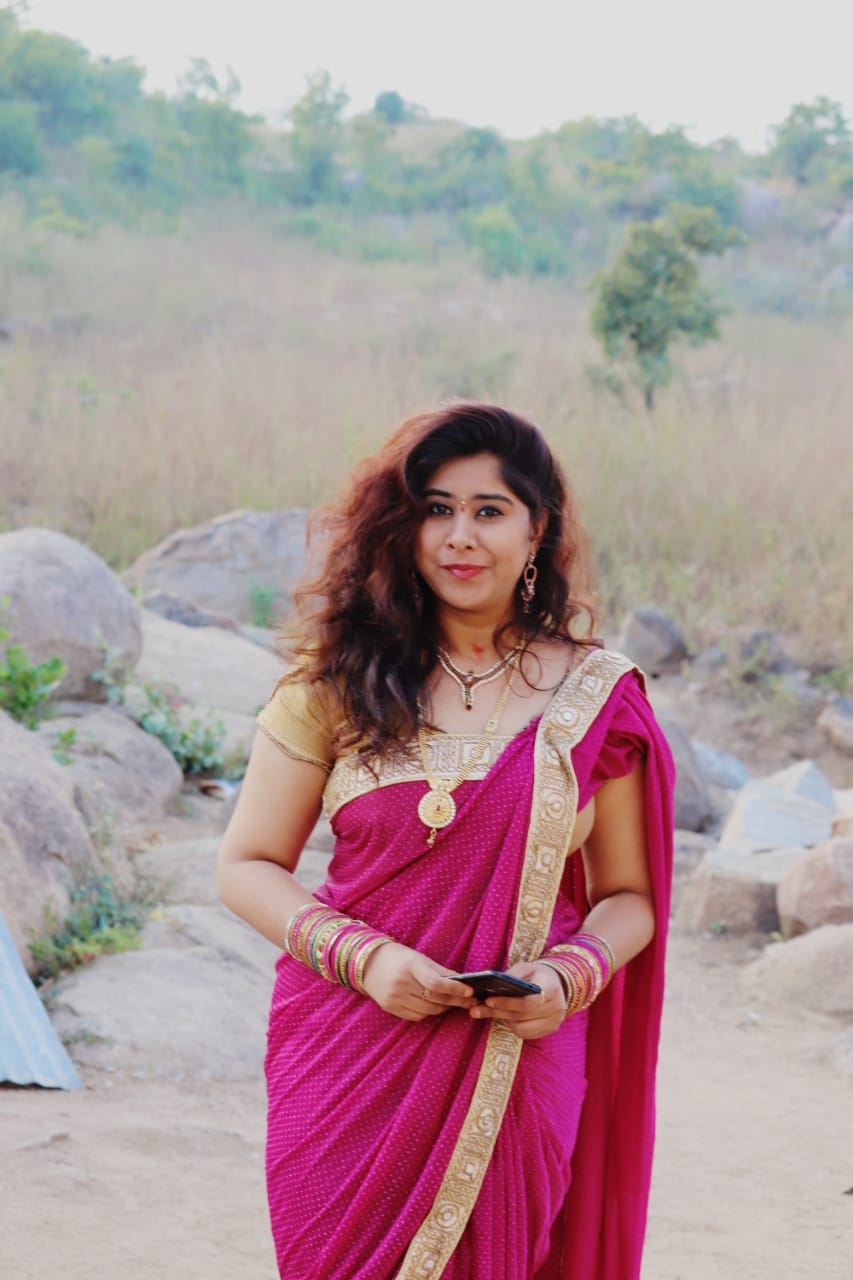 Sahithi Latest Photoshoot in Saree - Latest Movie Updates, Movie ...