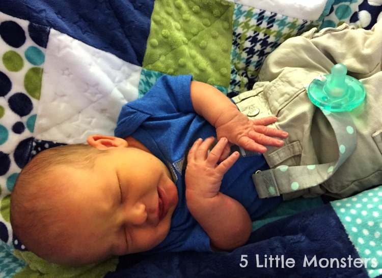 5 Little Monsters: Universal Pacifier Clip