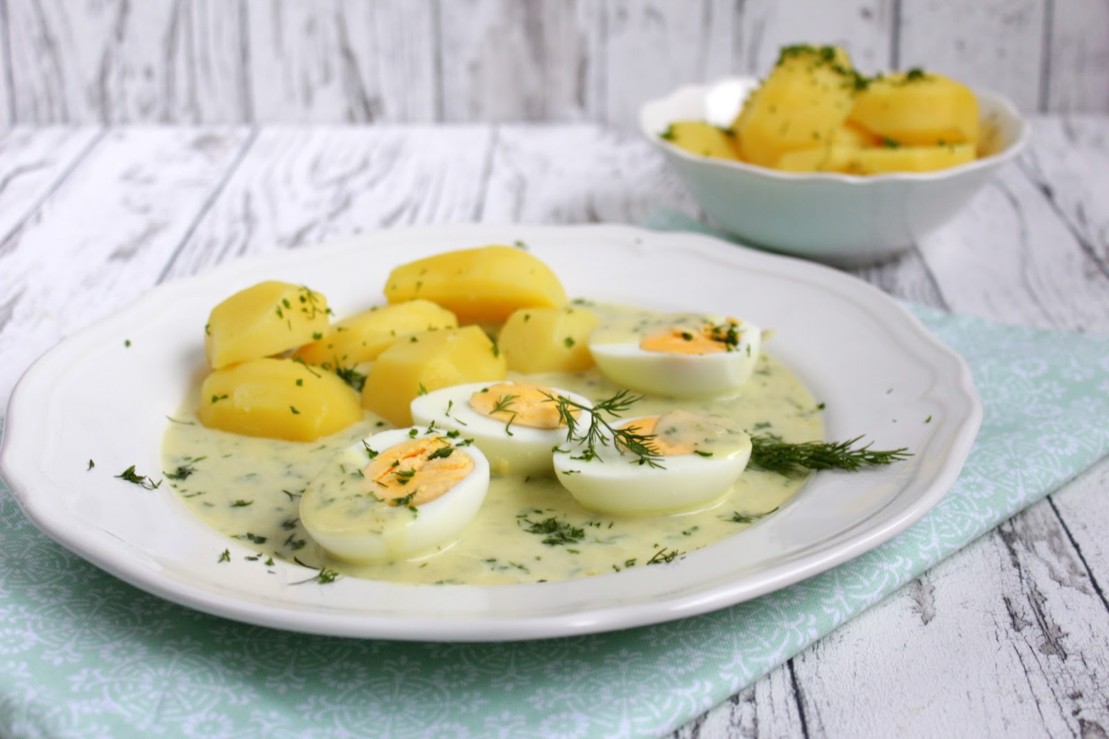 Senfeier mit Kartoffeln