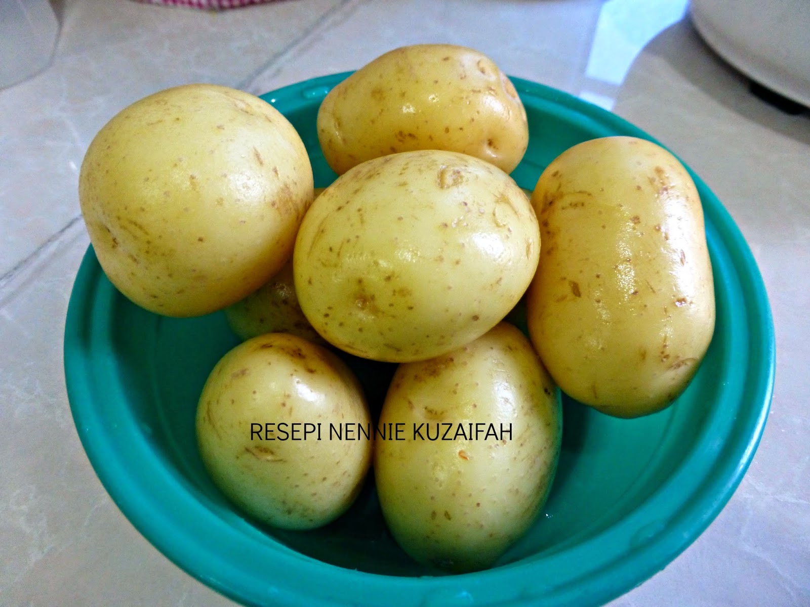 RESEPI NENNIE KHUZAIFAH: Salad ubi kentang yukon