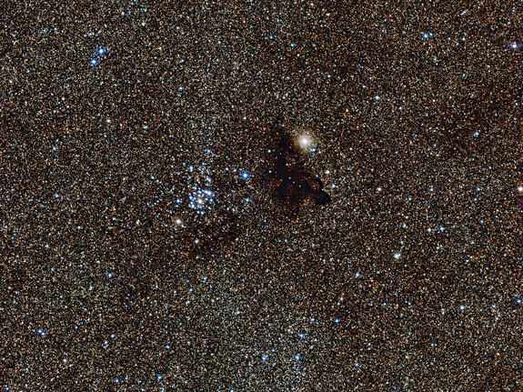 Imagem: Wallpaper do Aglomerado de estrelas NGC 6520 e nuvem escura ...