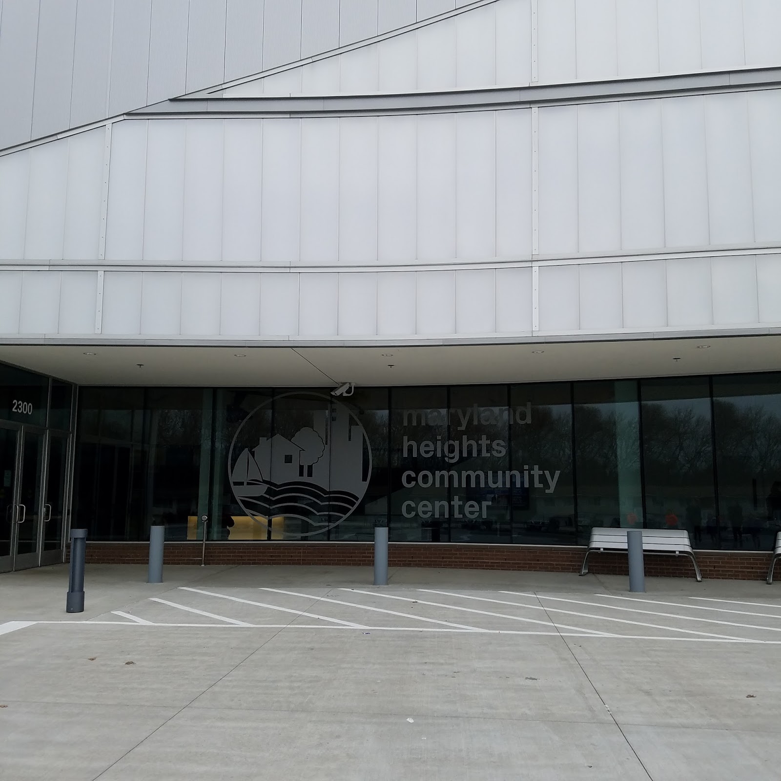 Play St. Louis: Indoor Aquatic Center at Maryland Heights Community Center