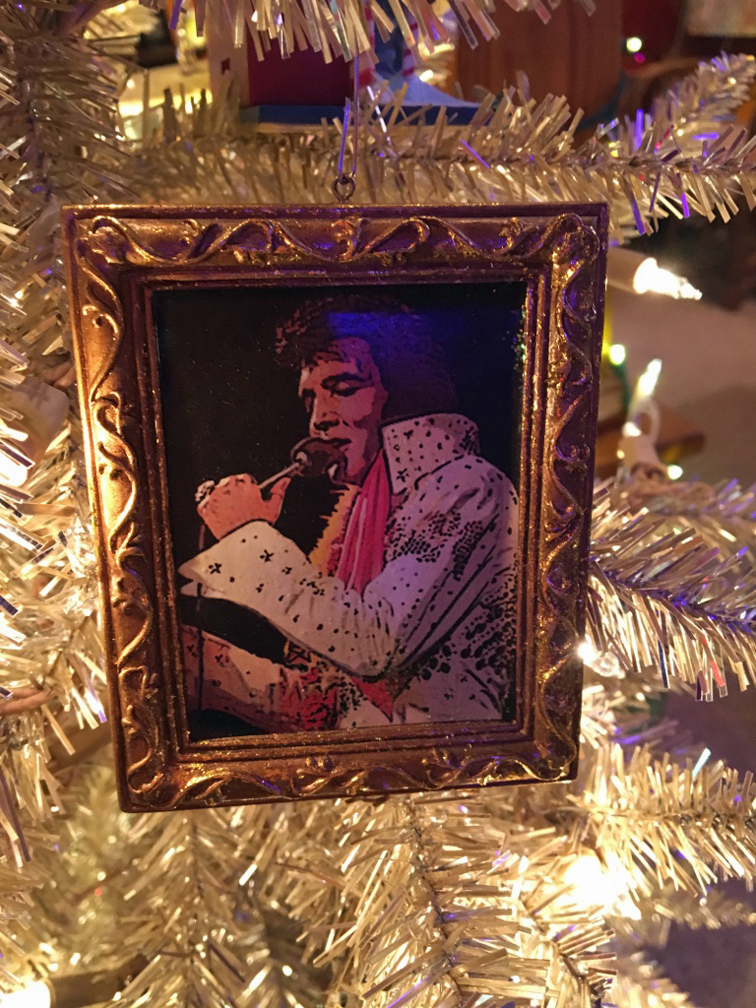 Velveteen Lounge Kitsch-en: Oh, Elvis Tree!