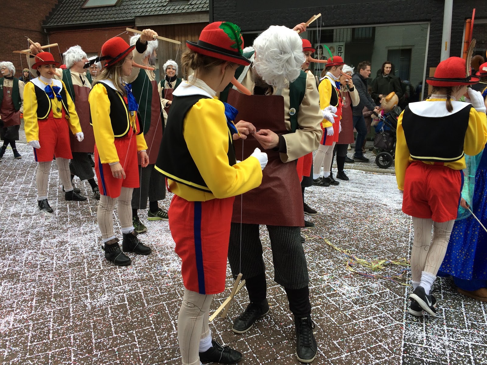 de nieuwe schakel - herenthout: Peer ‘Chiro’ Stoet