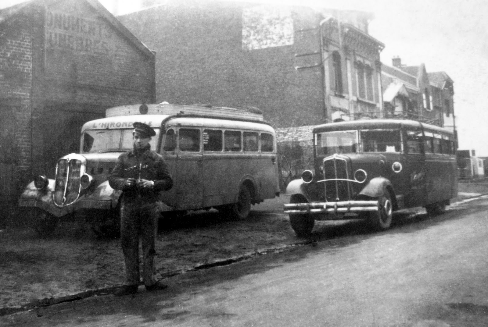 transpress nz: 1930s Berliet and Renault buses, France