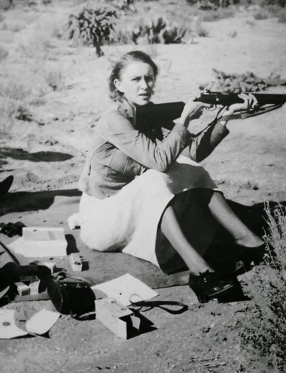 Vintage Snapshots of ‘Dangerous’ Women From Between the 1930s and 1950s ...