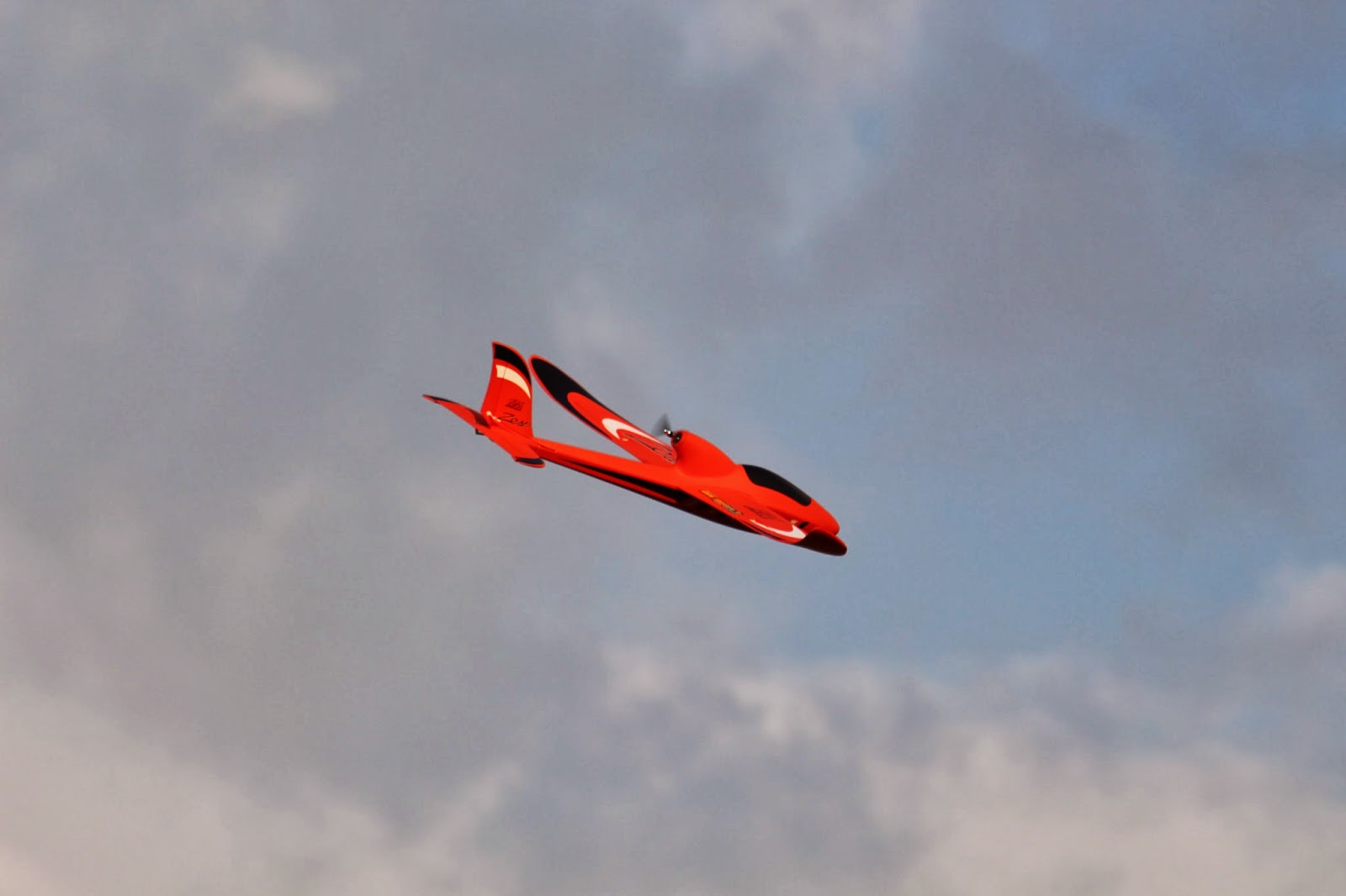 AéroModélisme JJmStore: Motoplaneur T2M Zest fournie avec toute l ...