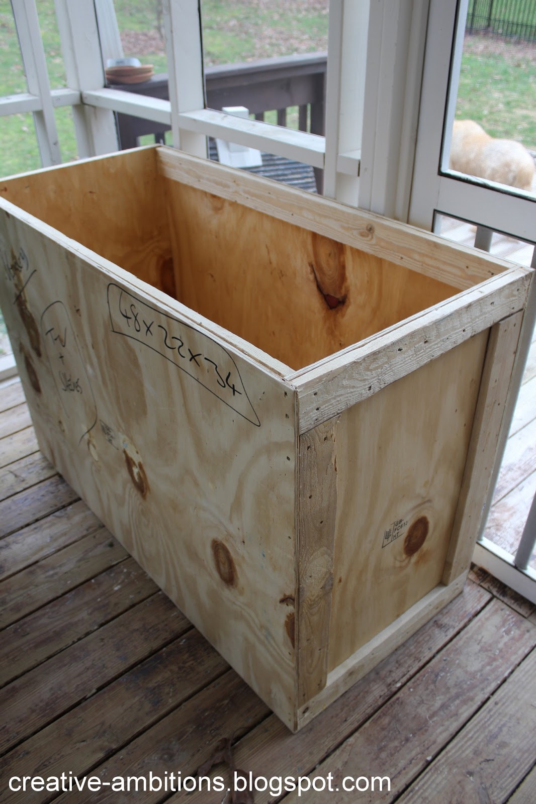CREATIVE AMBITIONS: Shipping Crate Desk