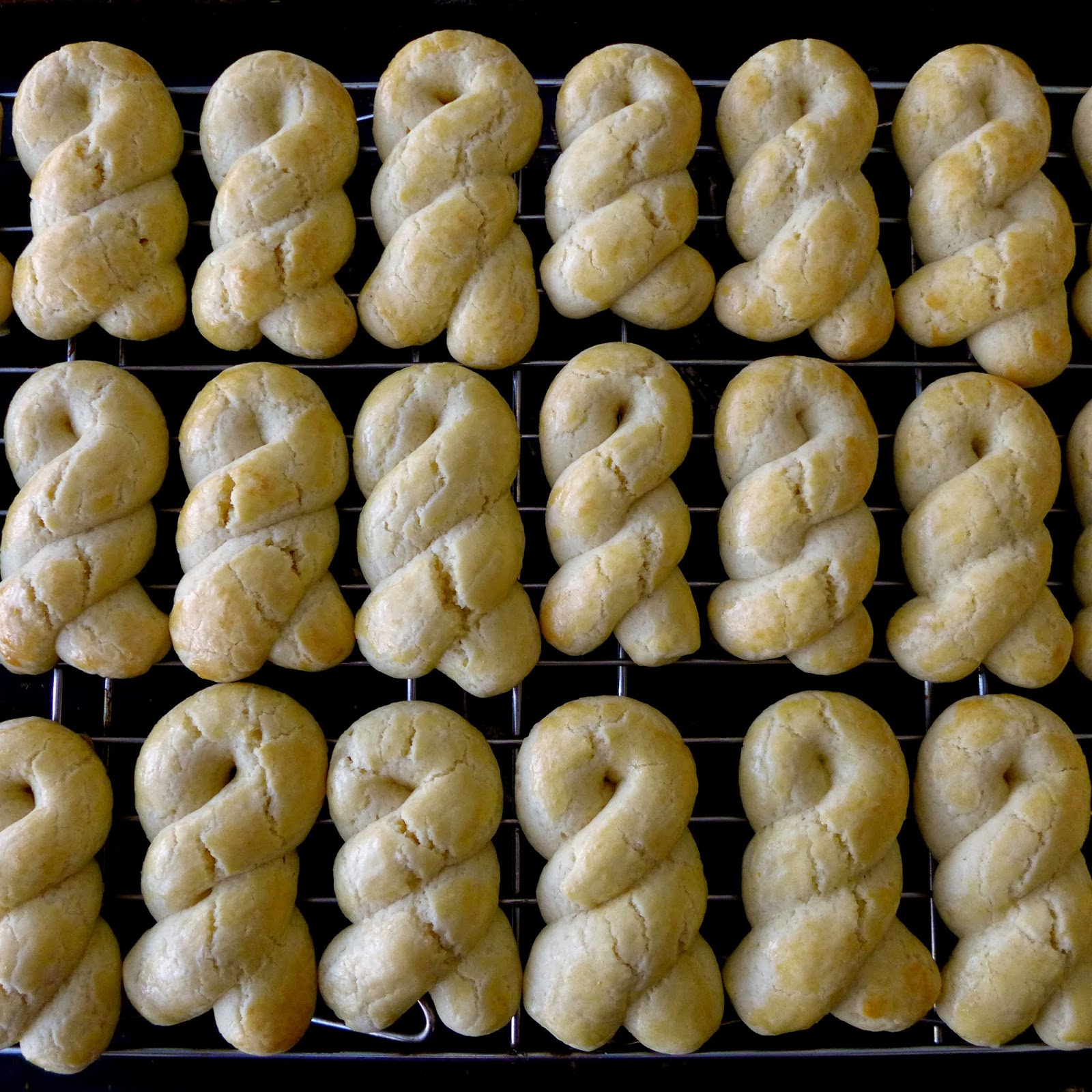 Dough and Batter: koulourakia