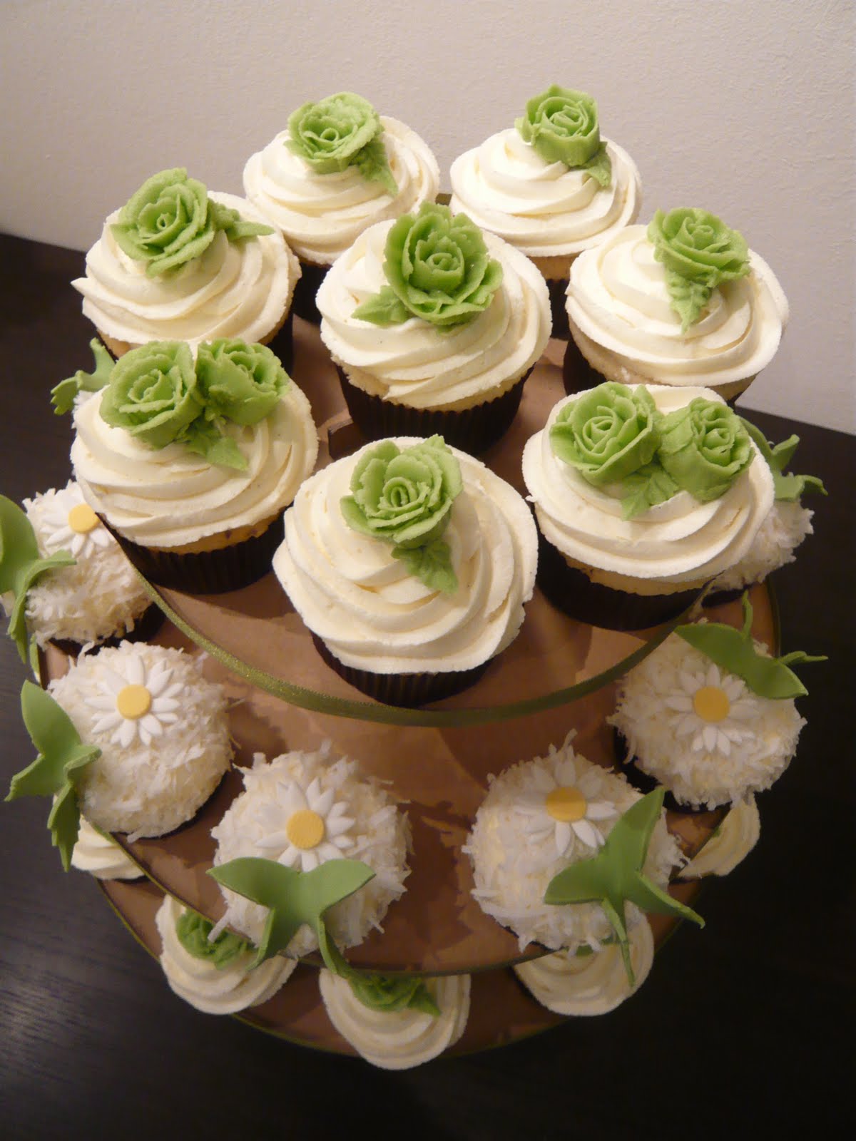 Sift: Bespoke wedding cupcake designs!