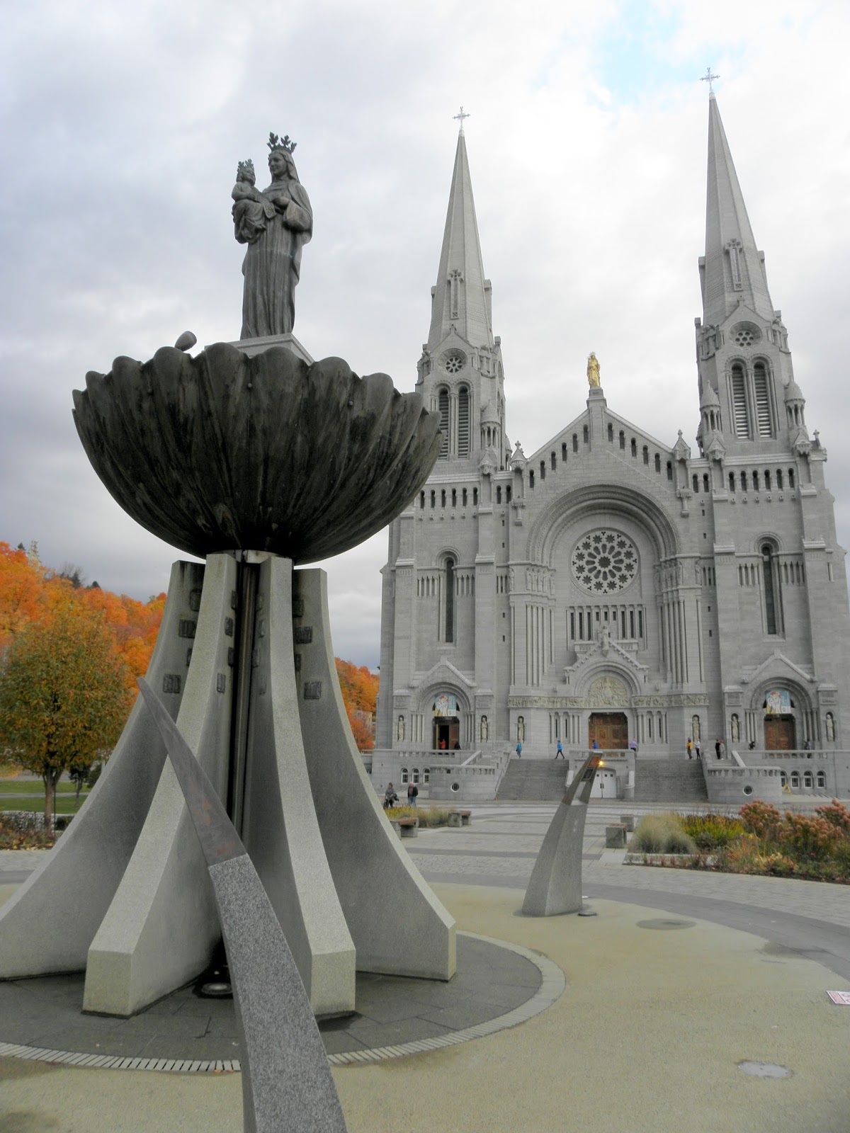 Traveling in photos: BASILICAS -CATHEDRALS AND CHURCHES IN QUEBEC, OCT.2016