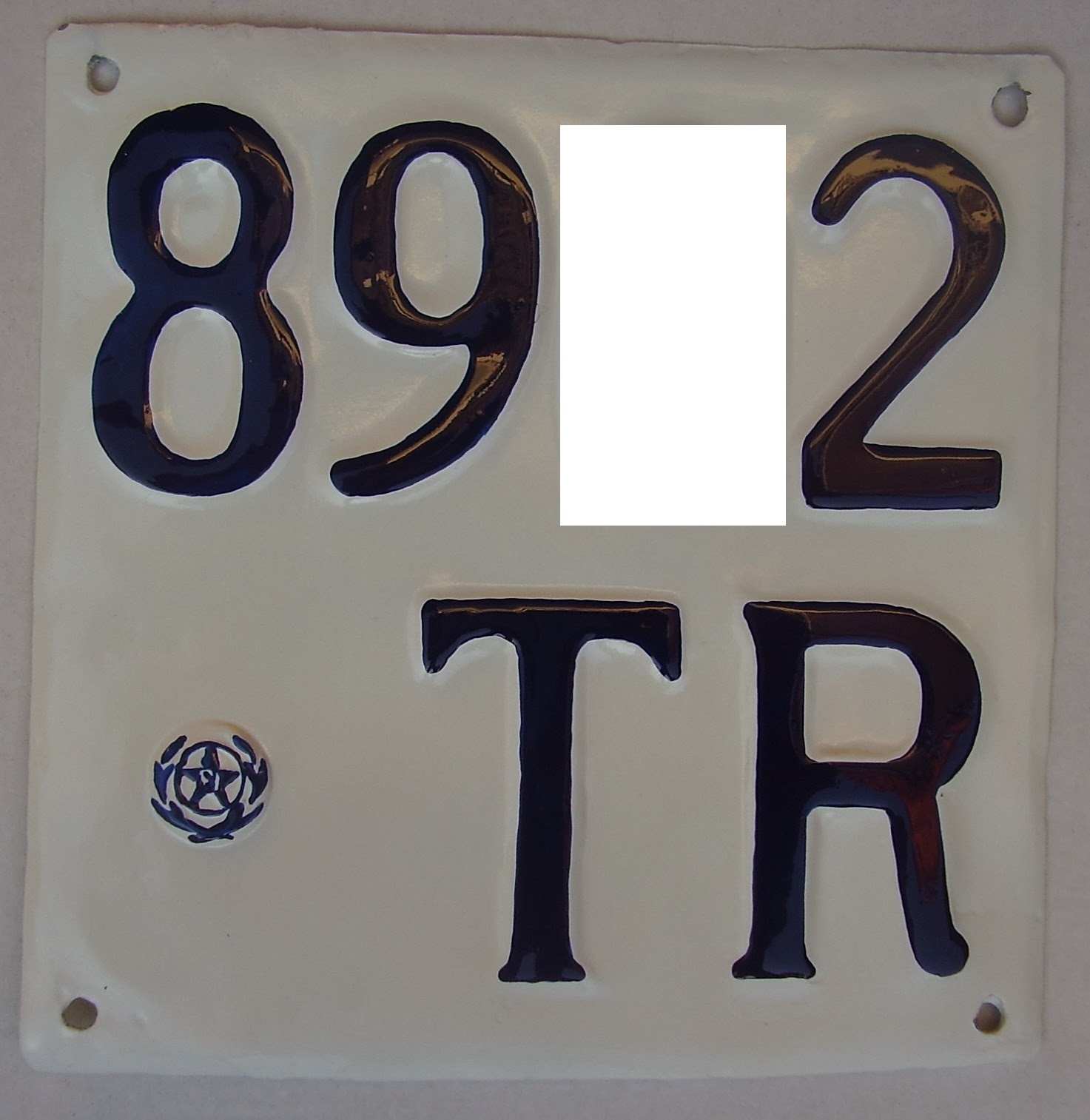 Filetti Moto d'Epoca: Targhe Restaurate e Storia