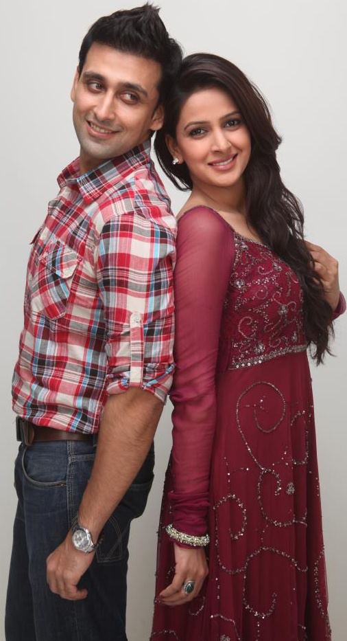 Sindhi World : Saba Qamar with sami khan