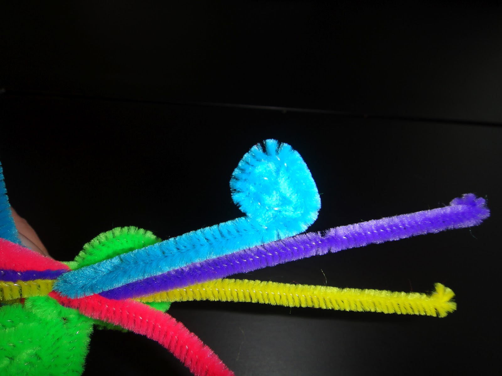 Your Little Birdie: Pipe Cleaner Rings