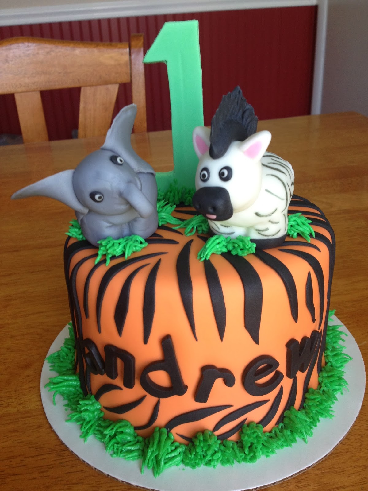 Sugar Love Cake Design: Safari Smash Cake