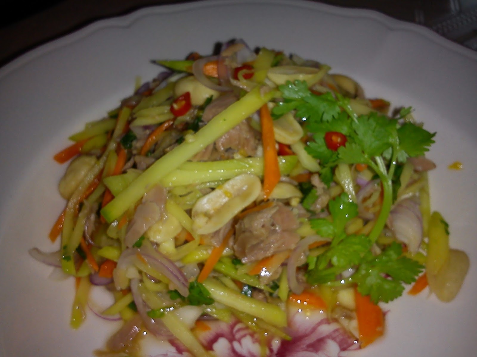 Cooking Pleasure: YUM PLA TU-NA [THAI TUNA SALAD]