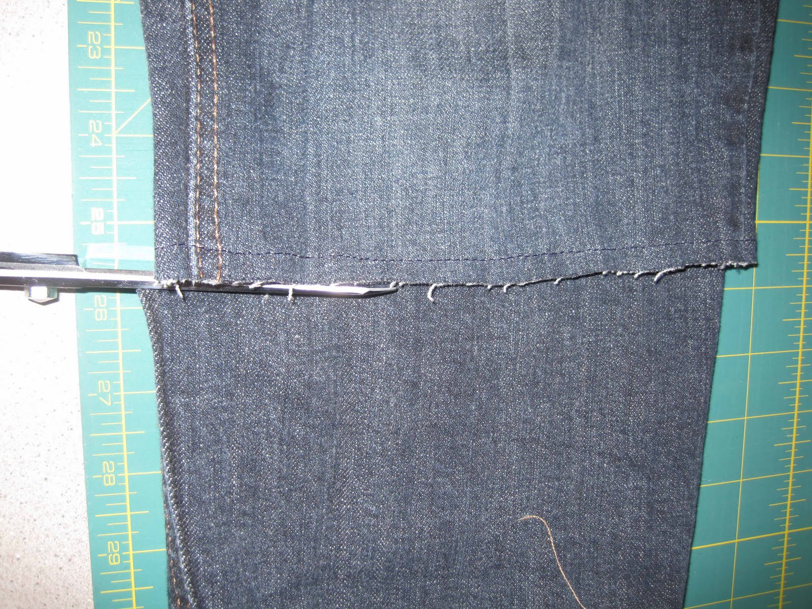 Val's Creations: Tutorial: Cut-off Jeans Turned Capris