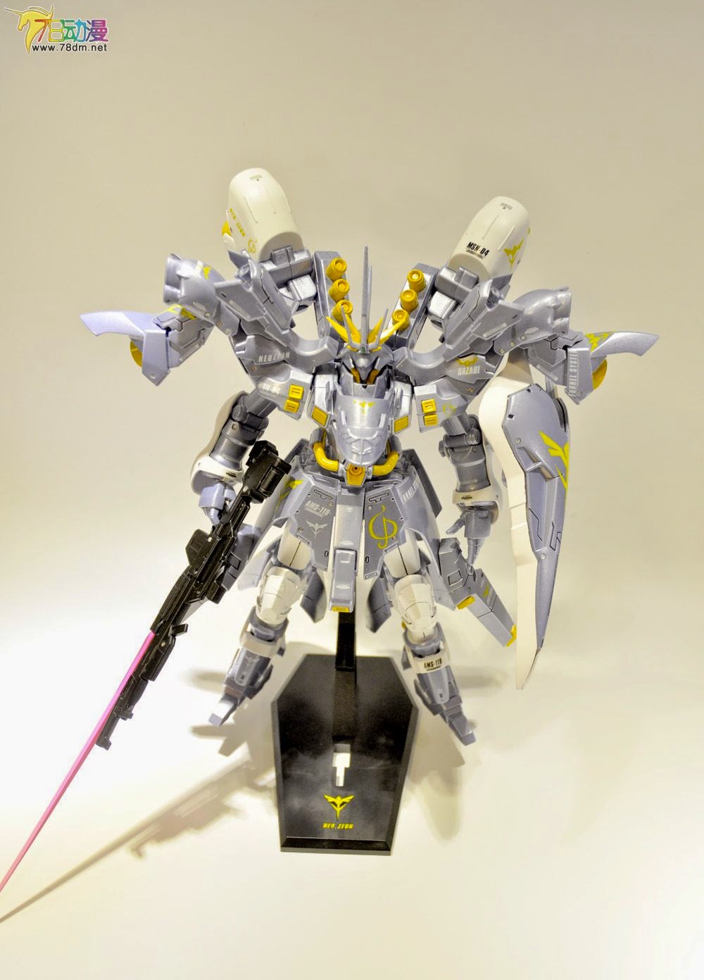 HGBF 1/144 Miss Sazabi "The Queen Sazabi" Custom Build