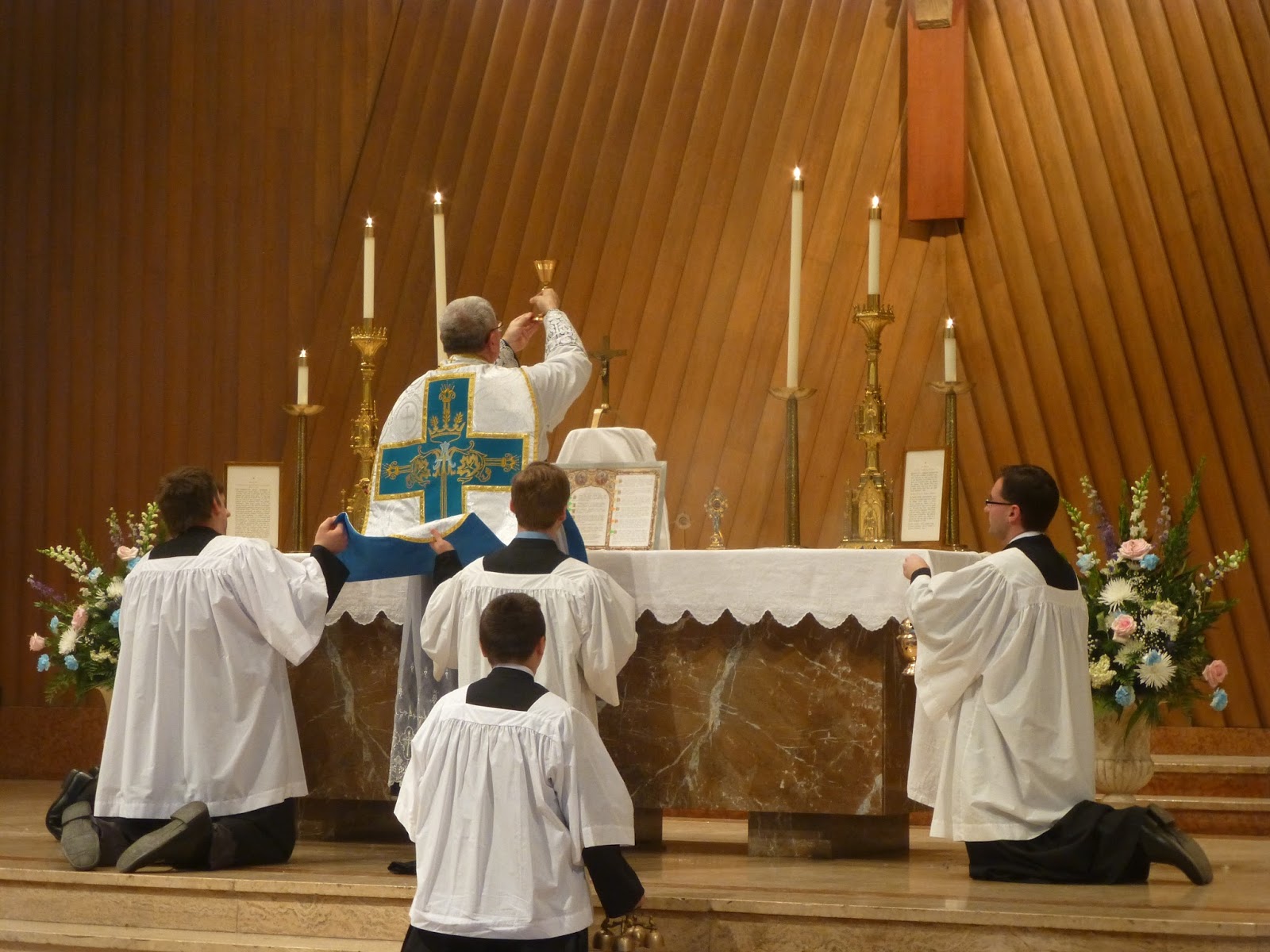 Knights of Columbus Latin Mass: Report: Rorate Mass, Consecration to ...