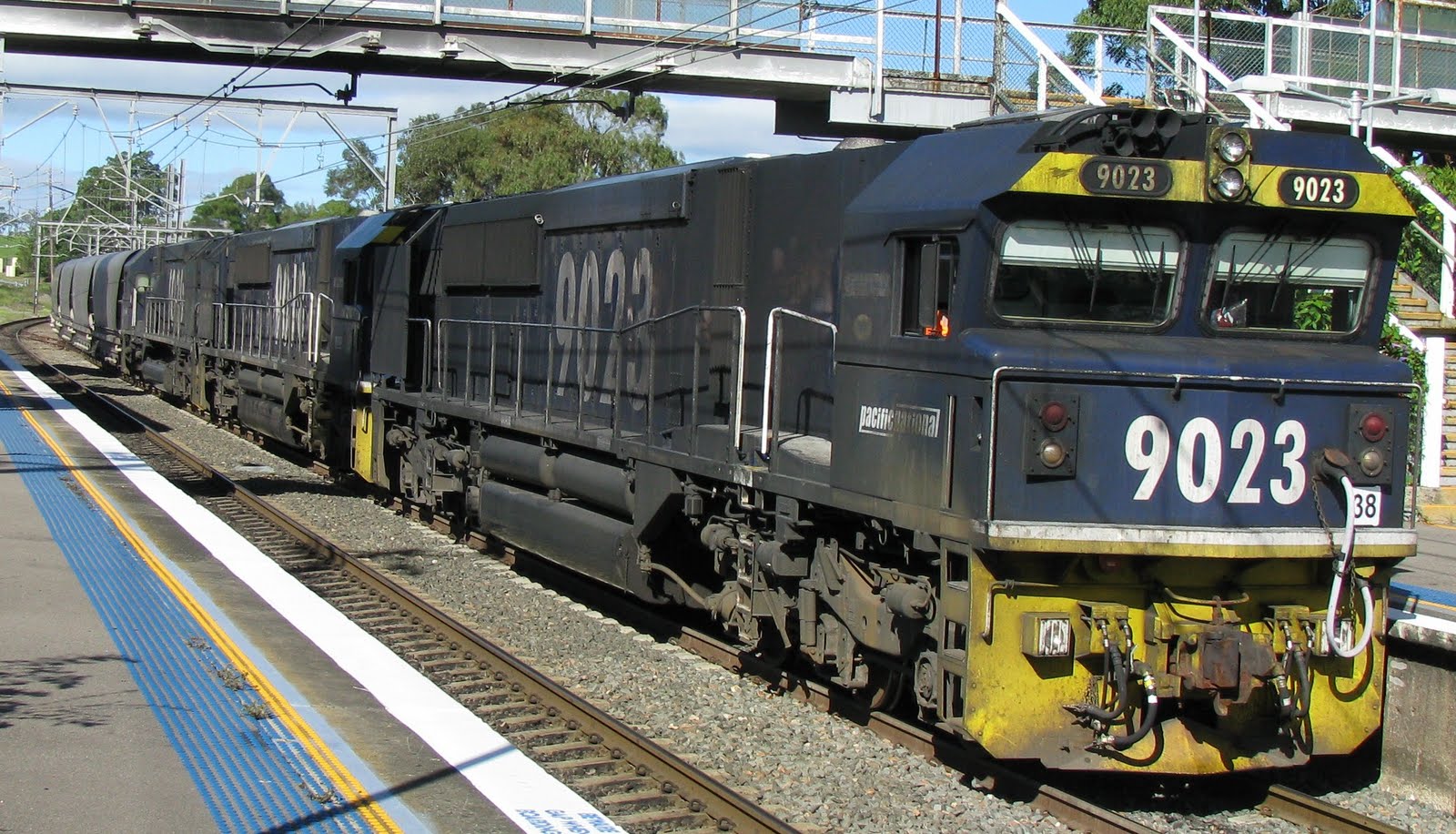 rusted2therails: Pacific National 90 class in action