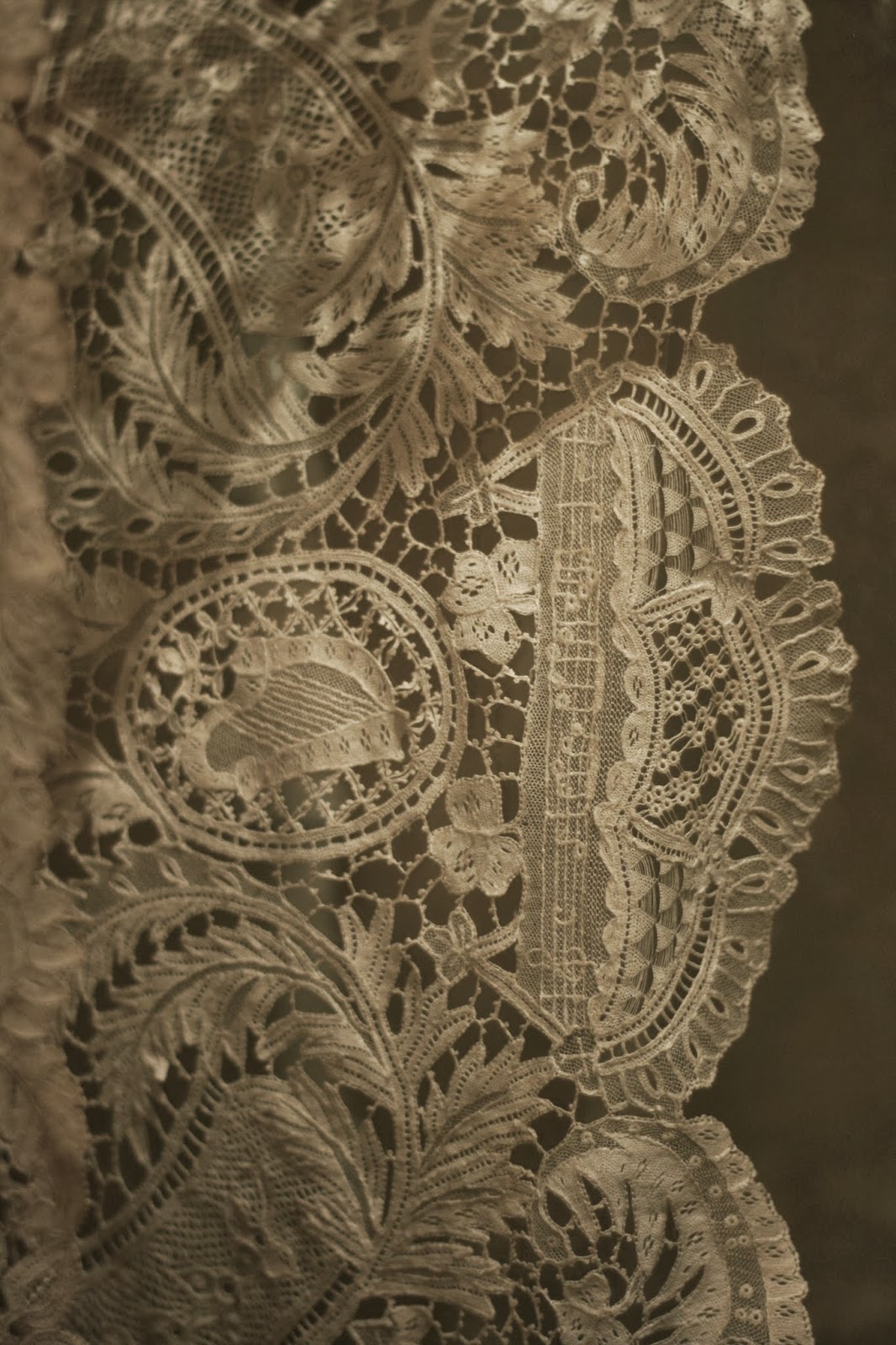 Rosemary Cathcart Antique Lace and Vintage Fashion: Sheelin Lace Collection