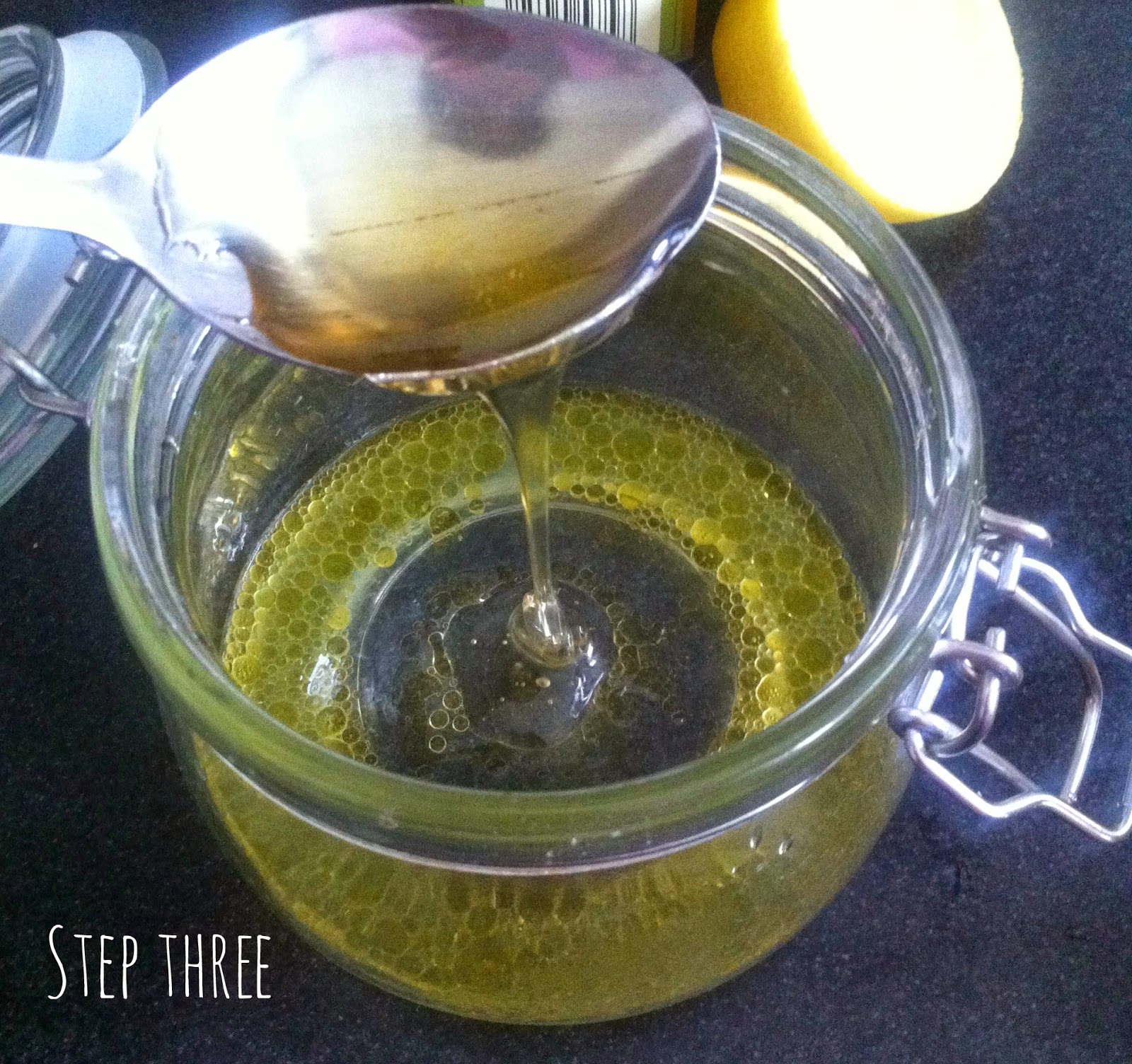 DIY LEMON BODY SCRUB