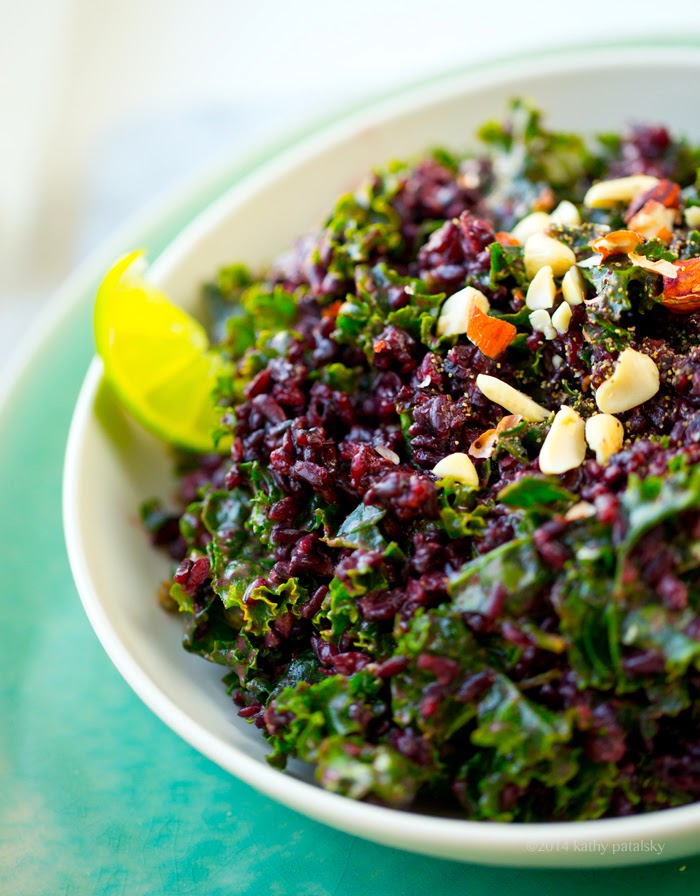 Easy Peanut-Kale Black Rice Bowl - HealthyHappyLife.com