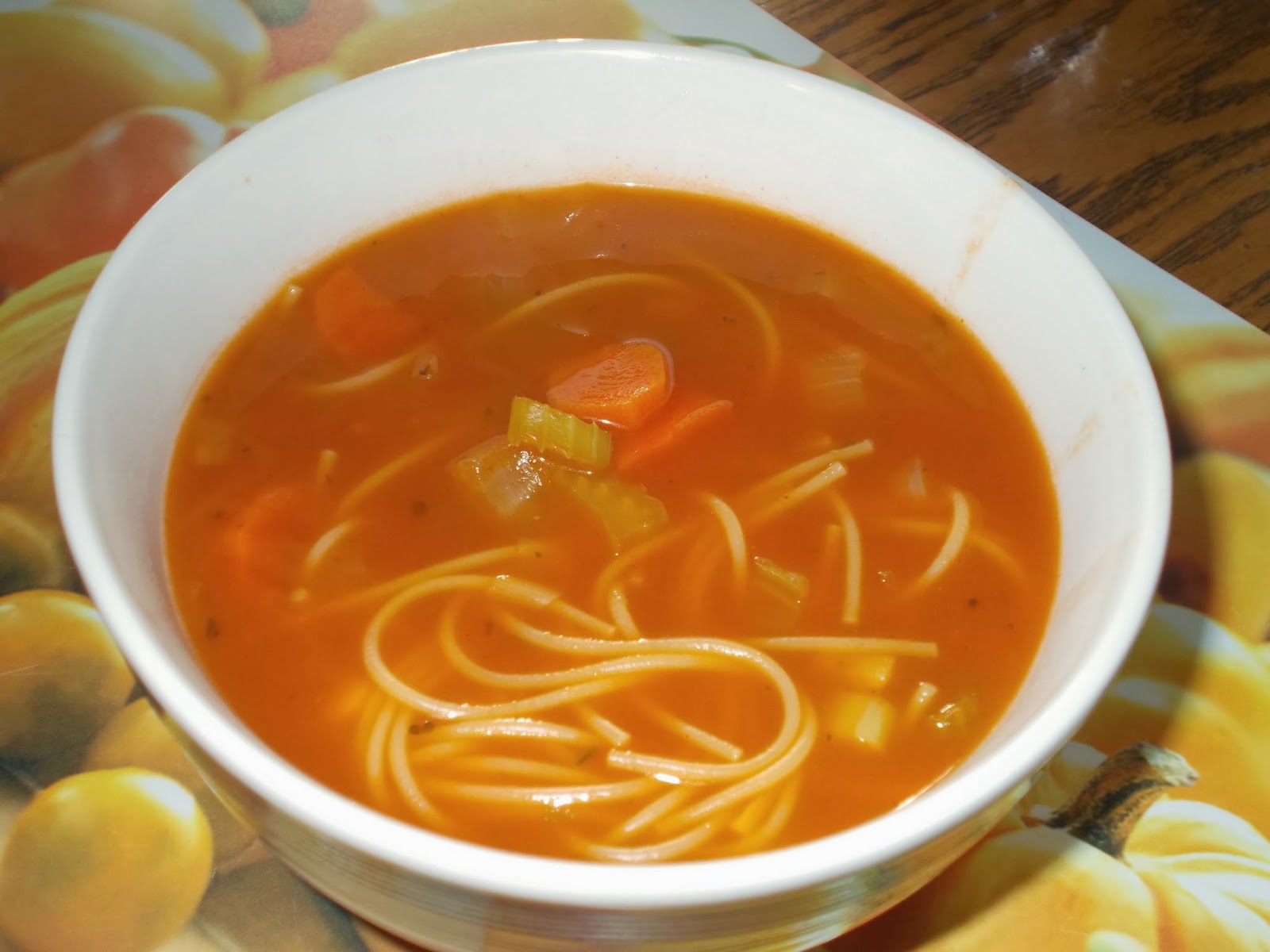Manger avec Mo: Soupe tomates et vermicelles de Louloulaby