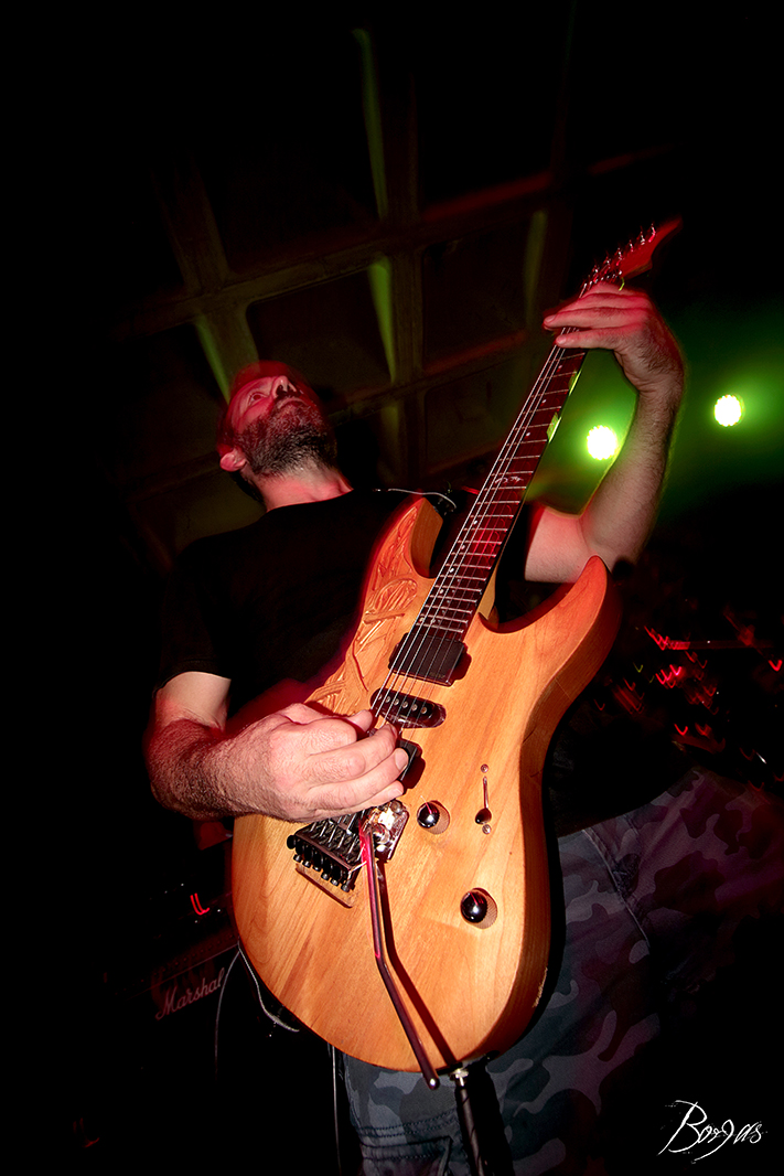 La Biblioteca de Miguel Borgas: Fotos Infrahumano