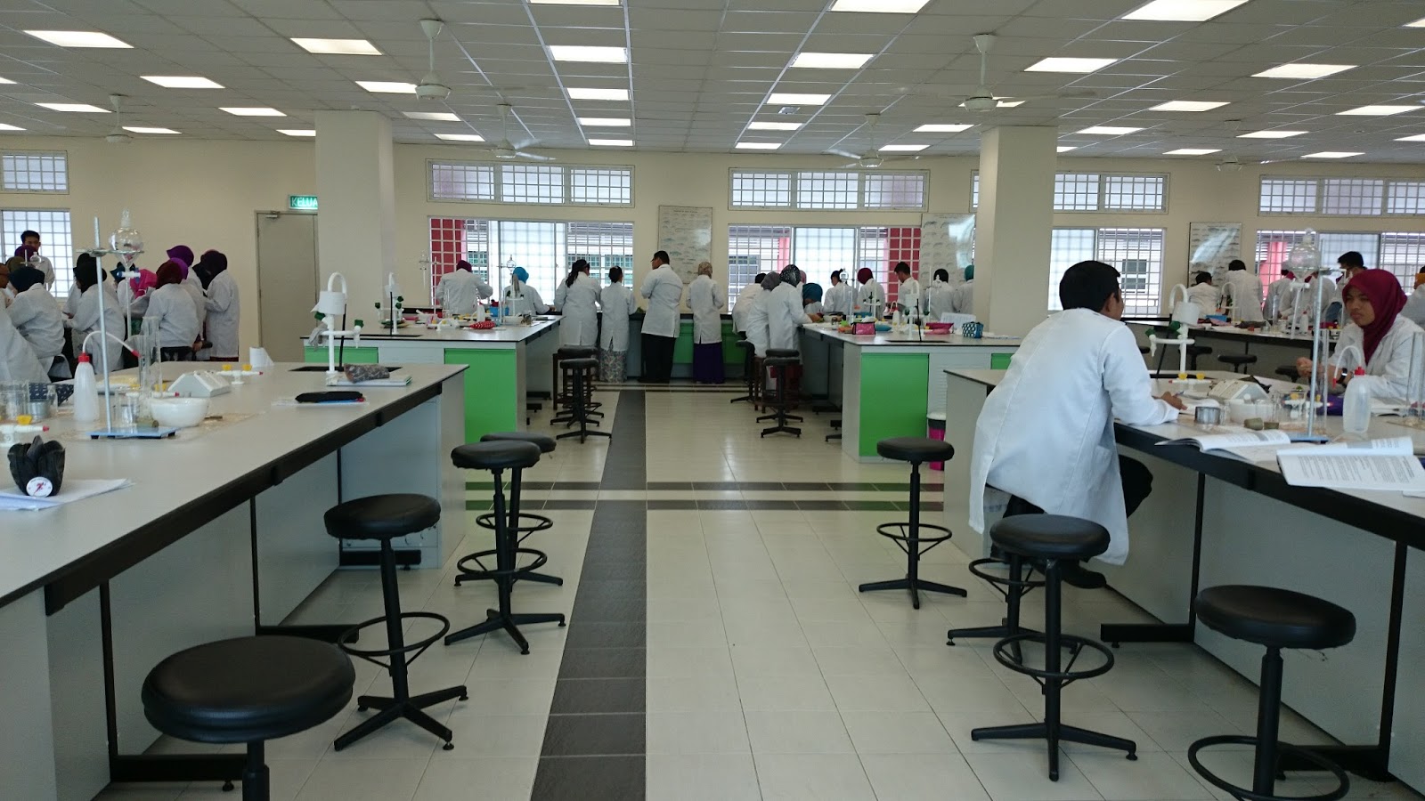 Pusat Asasi Sains Universiti Malaya: Lab Bio