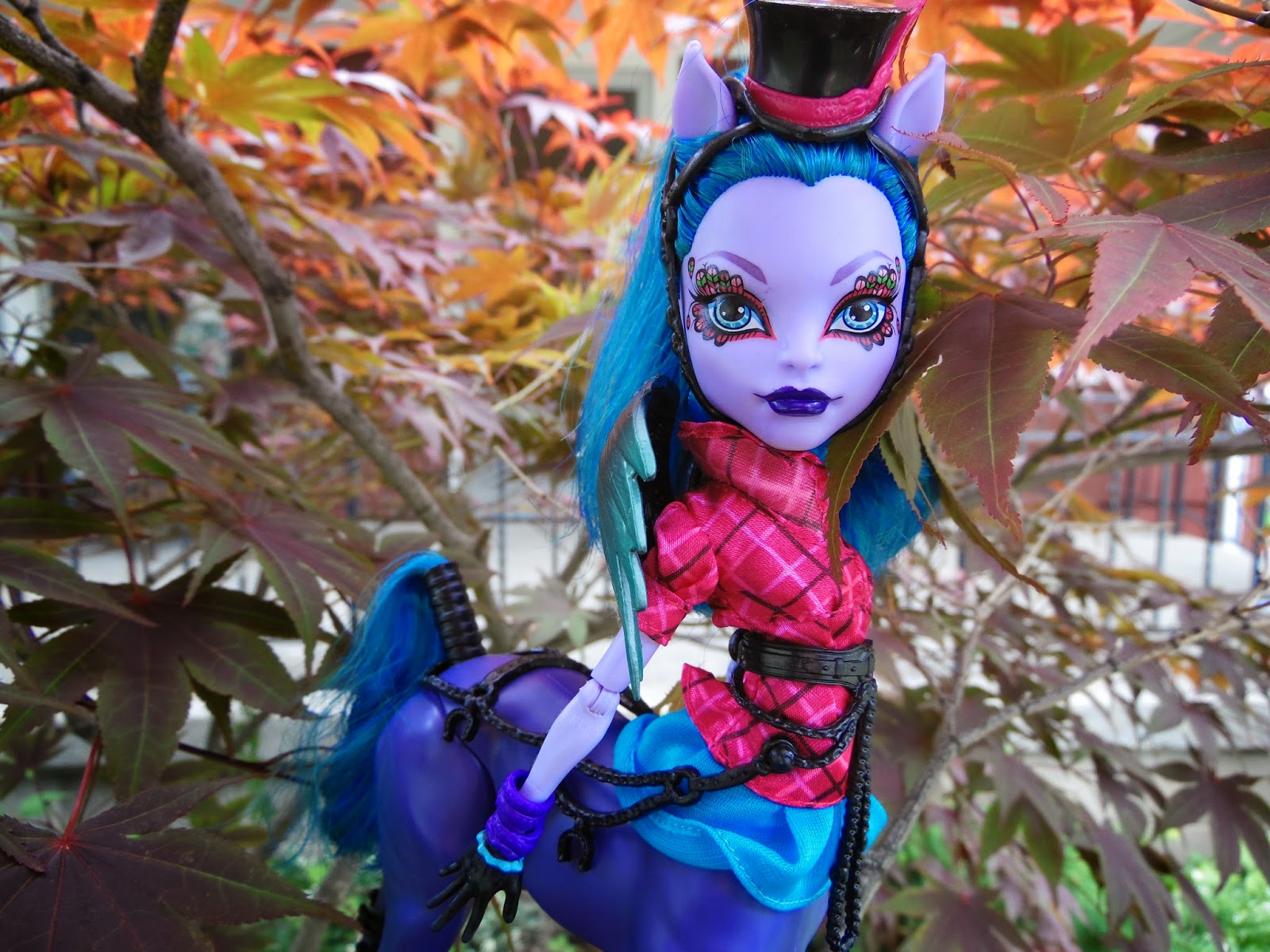 Christina Articulates: Freaky Fusion Avea Trotter