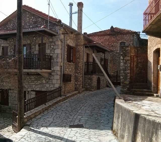 Η φωτό της ημέρας: Στα σοκάκια της Δάφνης Καλαβρύτων - ΚΑΛΑΒΡΥΤΑ - NEWS