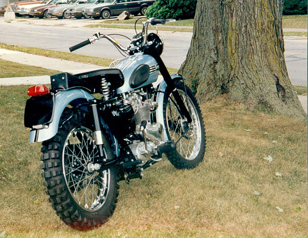 Motoblogn: James Dean - 1955 Triumph Trophy