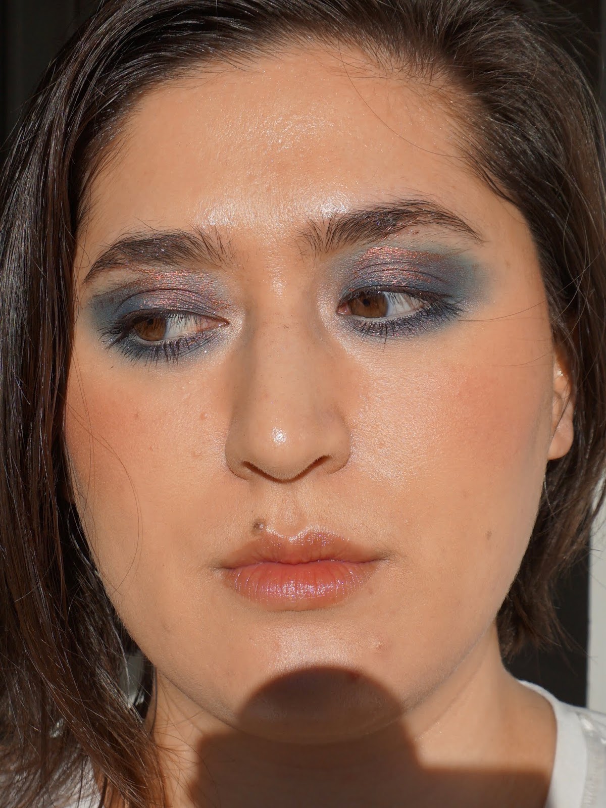 Faceonomics: How to Apply Eyeshadow to the Lower Lashline